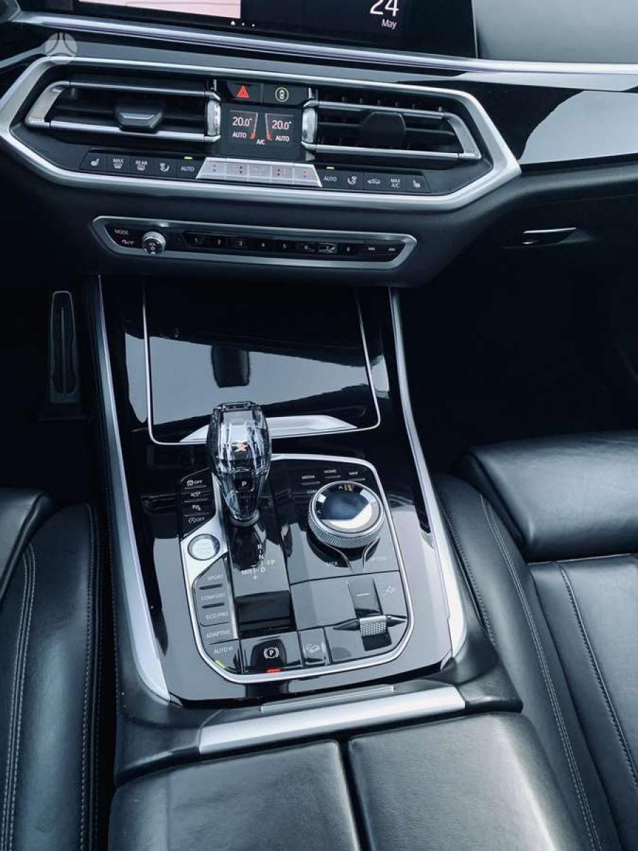 Black BMW X5 2019 in Vilnius, with an engine capacity of 2.99 L and mileage of 220 thousand km for 37200 €, photo 24 on AUTOMOTO.COM.LV