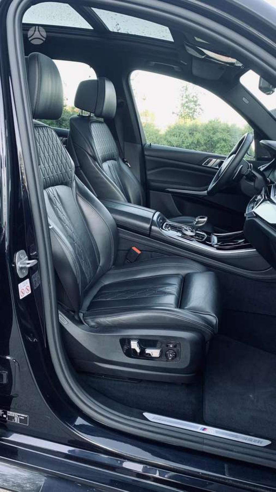 Black BMW X5 2019 in Vilnius, with an engine capacity of 2.99 L and mileage of 220 thousand km for 37200 €, photo 25 on AUTOMOTO.COM.LV