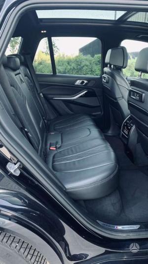 Black BMW X5 2019 in Vilnius, with an engine capacity of 2.99 L and mileage of 220 thousand km for 37200 €, photo 29 on AUTOMOTO.COM.LV