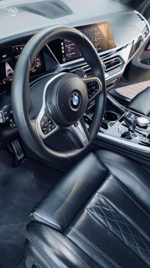 Black BMW X5 2019 in Vilnius, with an engine capacity of 2.99 L and mileage of 220 thousand km for 37200 €, photo 36 on AUTOMOTO.COM.LV