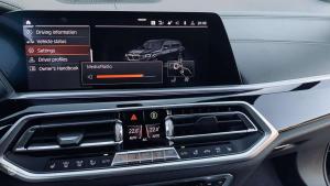 Black BMW X5 2019 in Vilnius, with an engine capacity of 2.99 L and mileage of 220 thousand km for 37200 €, photo 37 on AUTOMOTO.COM.LV