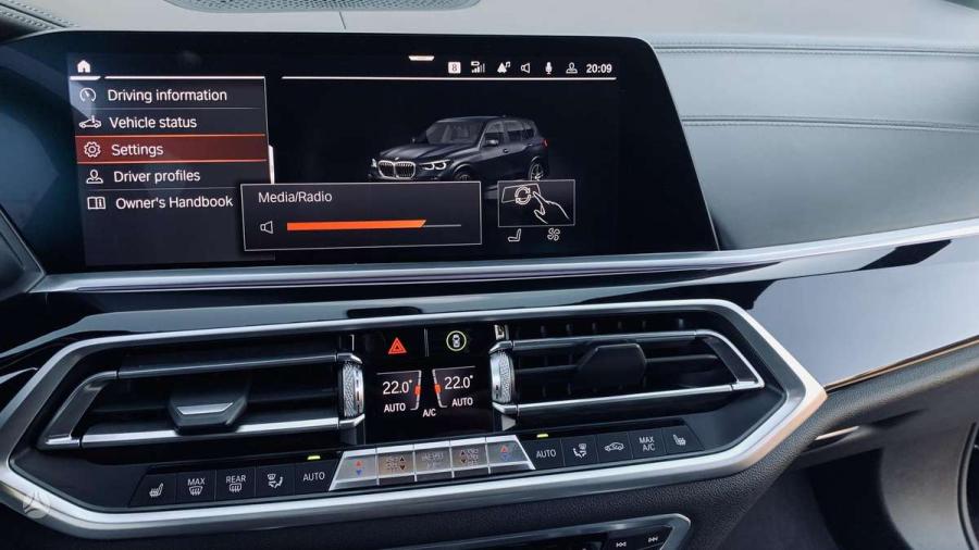 Black BMW X5 2019 in Vilnius, with an engine capacity of 2.99 L and mileage of 220 thousand km for 37200 €, photo 37 on AUTOMOTO.COM.LV