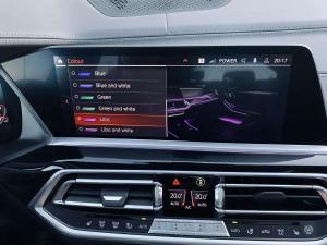 Black BMW X5 2019 in Vilnius, with an engine capacity of 2.99 L and mileage of 220 thousand km for 37200 €, photo 39 on AUTOMOTO.COM.LV