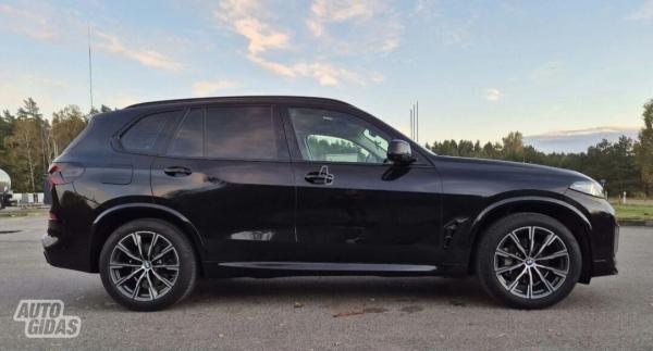 BMW X5 2019 in Silute on AUTOMOTO.COM.LV Black BMW X5 2019 in Silute, with an engine capacity of 3.00 L and mileage of 310 thousand km for 32900 €, photo 3 on AUTOMOTO.COM.LV