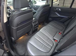 Black BMW X5 2019 in Silute, with an engine capacity of 3.00 L and mileage of 310 thousand km for 32900 €, photo 35 on AUTOMOTO.COM.LV