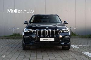 Black BMW X5 2020 in Vilnius, with an engine capacity of 3.00 L and mileage of 107 thousand km for 43250 €, photo 2 on AUTOMOTO.COM.LV
