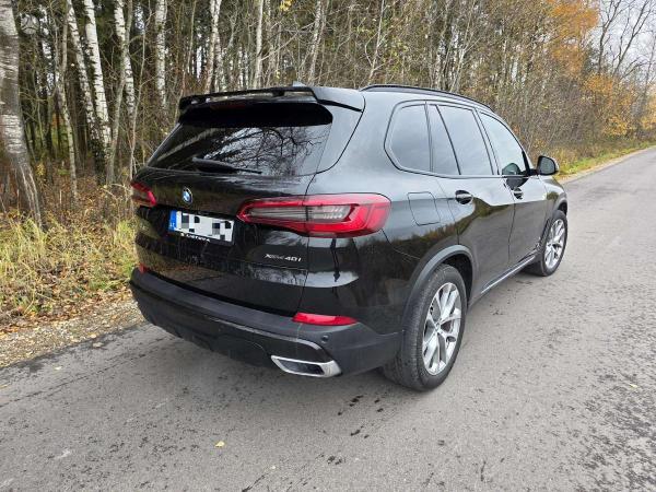 Black BMW X5 2020 in Vilnius, with an engine capacity of 3.00 L and mileage of 48 thousand km for 37000 €, photo 5 on AUTOMOTO.COM.LV