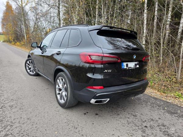 Black BMW X5 2020 in Vilnius, with an engine capacity of 3.00 L and mileage of 48 thousand km for 37000 €, photo 6 on AUTOMOTO.COM.LV