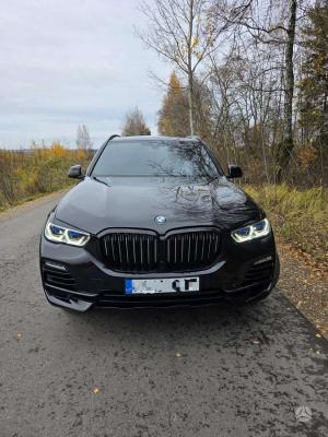 Black BMW X5 2020 in Vilnius, with an engine capacity of 3.00 L and mileage of 48 thousand km for 37000 €, photo 10 on AUTOMOTO.COM.LV