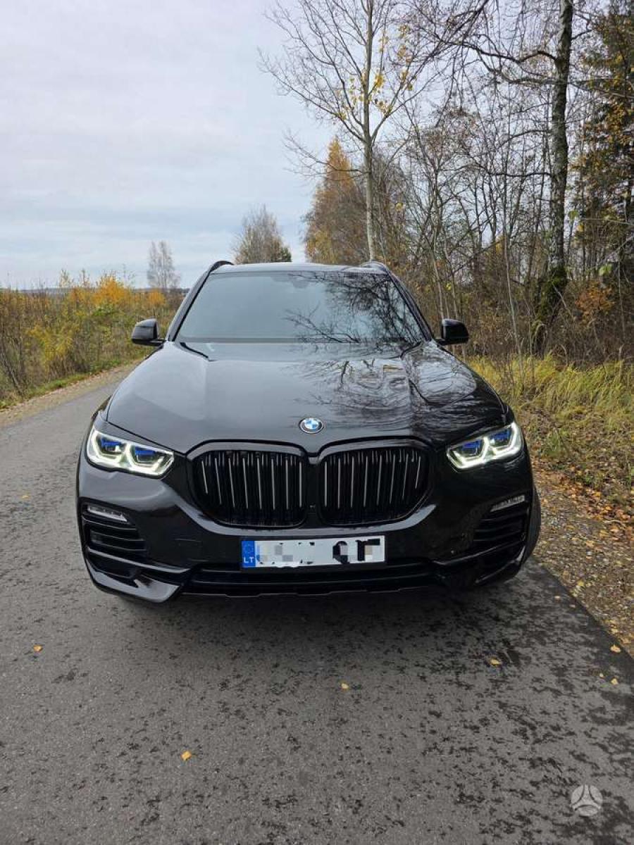 Black BMW X5 2020 in Vilnius, with an engine capacity of 3.00 L and mileage of 48 thousand km for 37000 €, photo 10 on AUTOMOTO.COM.LV
