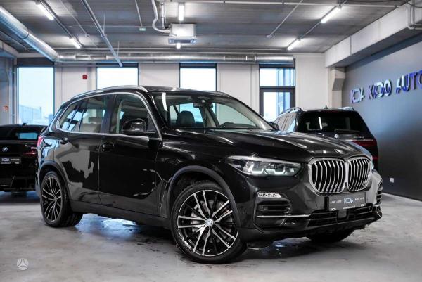 Melns BMW X5 2020 Kauņa, ar dzinēja tilpumu 3.00 L un nobraukumu 159 tūkst. km par 35950 €, foto 1 vietnē AUTOMOTO.COM.LV