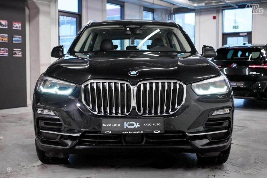 Melns BMW X5 2020 Marijampole, ar dzinēja tilpumu 3.00 L un nobraukumu 159 tūkst. km par 35950 €, foto 3 vietnē AUTOMOTO.COM.LV