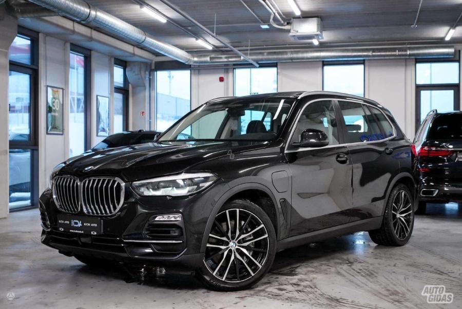 Melns BMW X5 2020 Marijampole, ar dzinēja tilpumu 3.00 L un nobraukumu 159 tūkst. km par 35950 €, foto 6 vietnē AUTOMOTO.COM.LV