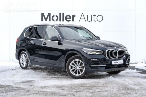 Black BMW X5 2020 in Riga, with an engine capacity of 3.00 L and mileage of 132 thousand km for 39950 €, photo 2 on AUTOMOTO.COM.LV