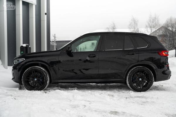 Black BMW X5 2020 in Vilnius, with an engine capacity of 3.00 L and mileage of 111 thousand km for 57990 €, photo 2 on AUTOMOTO.COM.LV