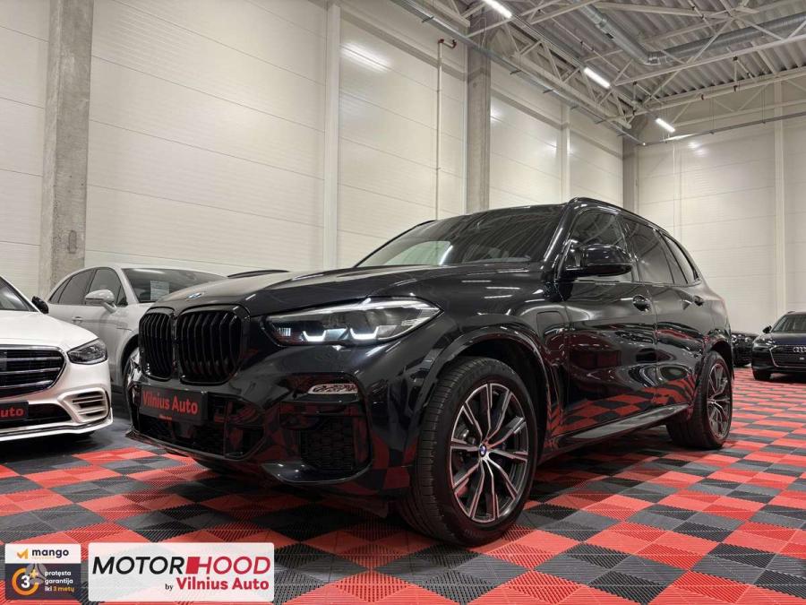 Black BMW X5 2020 in Vilnius, with an engine capacity of 3.00 L and mileage of 146 thousand km for 46990 €, photo 1 on AUTOMOTO.COM.LV