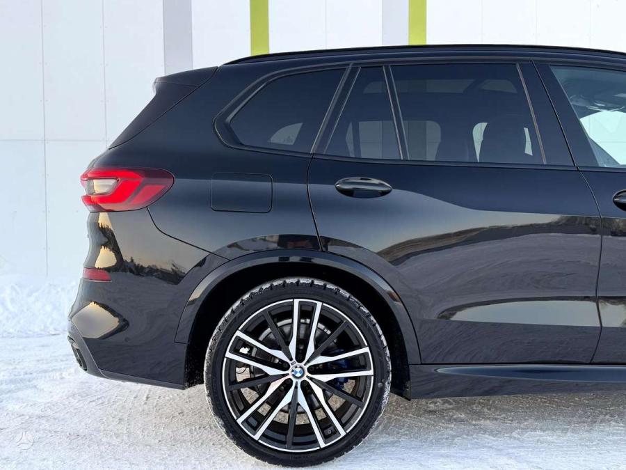 Melns BMW X5 2020 Tauragė, ar dzinēja tilpumu 2.99 L un nobraukumu 120 tūkst. km par 42000 €, foto 12 vietnē AUTOMOTO.COM.LV