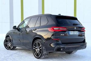Melns BMW X5 2020 Tauragė, ar dzinēja tilpumu 2.99 L un nobraukumu 120 tūkst. km par 42000 €, foto 17 vietnē AUTOMOTO.COM.LV