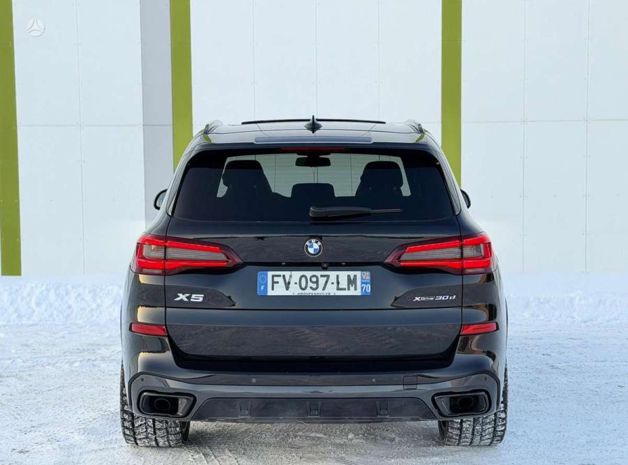 Melns BMW X5 2020 Tauragė, ar dzinēja tilpumu 2.99 L un nobraukumu 120 tūkst. km par 42000 €, foto 19 vietnē AUTOMOTO.COM.LV