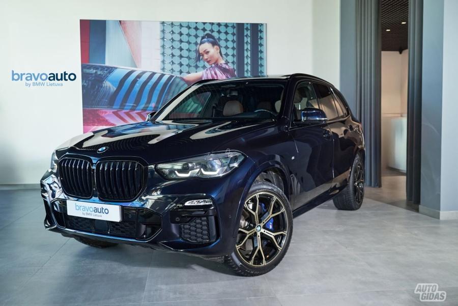 Black BMW X5 2020 in Kaunas, with an engine capacity of 3.00 L and mileage of 113 thousand km for 53771 €, photo 1 on AUTOMOTO.COM.LV