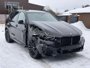 Melns BMW X5 2020 Kauņa, ar dzinēja tilpumu 3.00 L un nobraukumu 134 tūkst. km par 28650 €, foto 5 vietnē AUTOMOTO.COM.LV