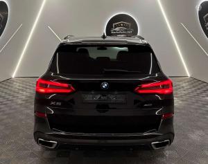 Black BMW X5 2020 in Marijampole, with an engine capacity of 2.99 L and mileage of 262 thousand km for 34999 €, photo 31 on AUTOMOTO.COM.LV
