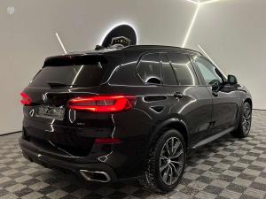 Black BMW X5 2020 in Marijampole, with an engine capacity of 2.99 L and mileage of 262 thousand km for 34999 €, photo 33 on AUTOMOTO.COM.LV