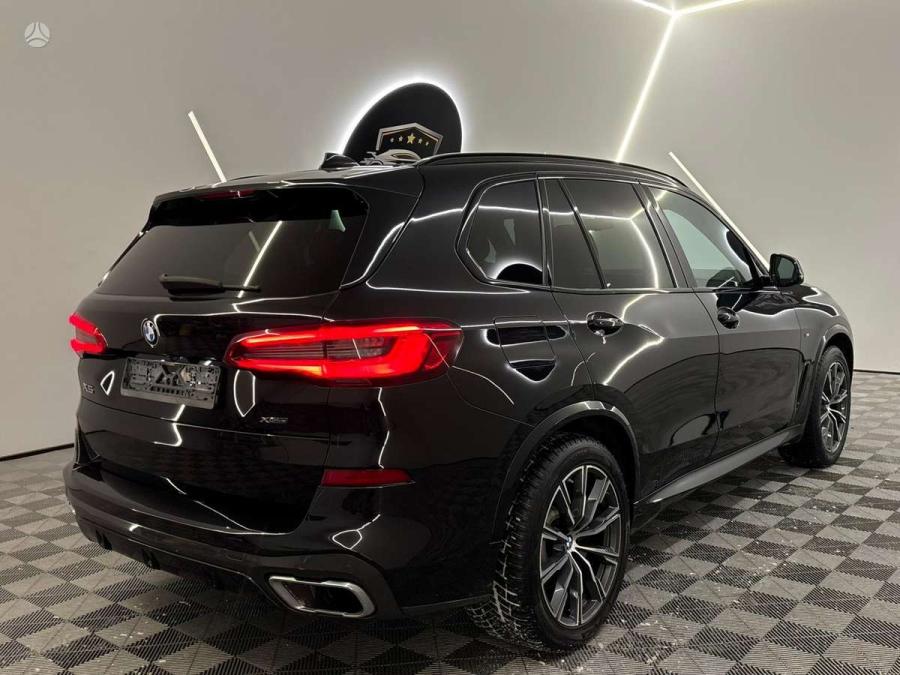 Black BMW X5 2020 in Marijampole, with an engine capacity of 2.99 L and mileage of 262 thousand km for 34999 €, photo 33 on AUTOMOTO.COM.LV