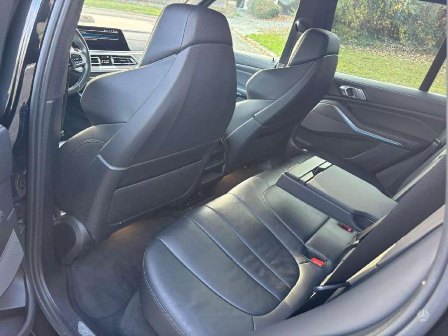 Melns BMW X5 2020 Šauļi, ar dzinēja tilpumu 3.00 L un nobraukumu 220 tūkst. km par 39900 €, foto 9 vietnē AUTOMOTO.COM.LV
