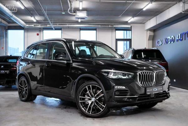 Black BMW X5 2020 in Marijampole, with an engine capacity of 3.00 L and mileage of 159 thousand km for 35950 €, photo 1 on AUTOMOTO.COM.LV