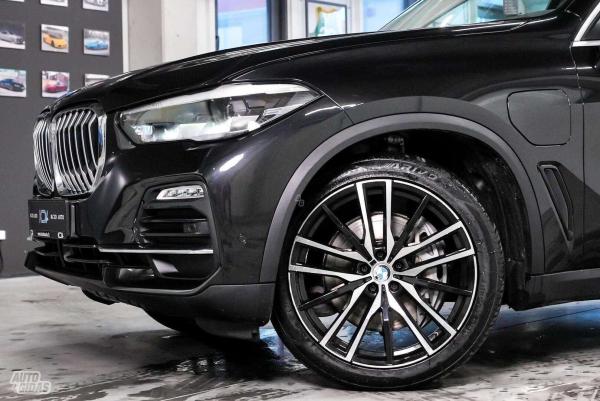 Black BMW X5 2020 in Marijampole, with an engine capacity of 3.00 L and mileage of 159 thousand km for 35950 €, photo 6 on AUTOMOTO.COM.LV