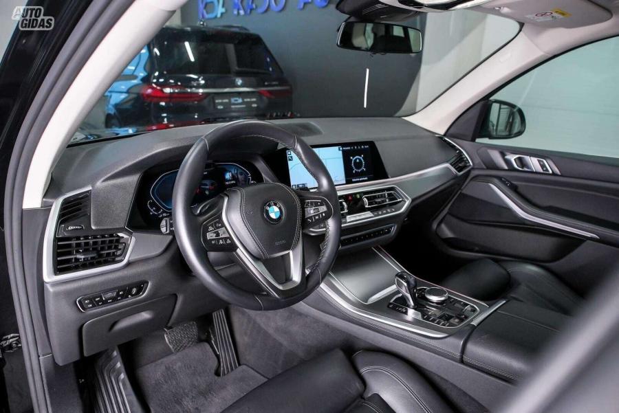 Melns BMW X5 2020 Marijampole, ar dzinēja tilpumu 3.00 L un nobraukumu 159 tūkst. km par 35950 €, foto 24 vietnē AUTOMOTO.COM.LV