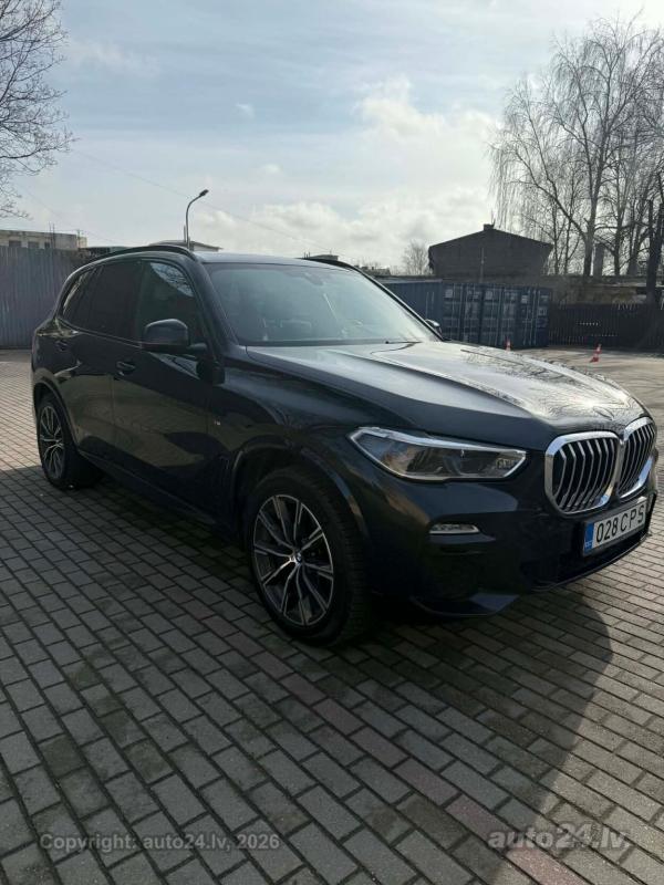 Melns BMW X5 2020 Tallina, ar dzinēja tilpumu 3.00 L un nobraukumu 159 tūkst. km par 45999 €, foto  vietnē AUTOMOTO.COM.LV