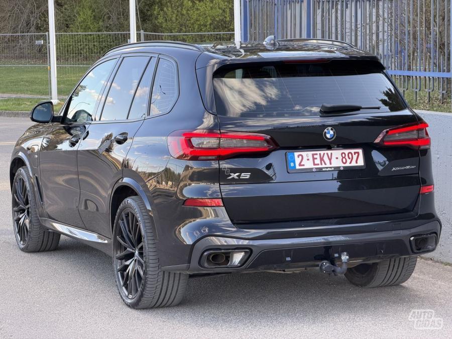 Black BMW X5 2020 in Vilnius, with an engine capacity of 3.00 L and mileage of 226 thousand km for 38000 €, photo 4 on AUTOMOTO.COM.LV