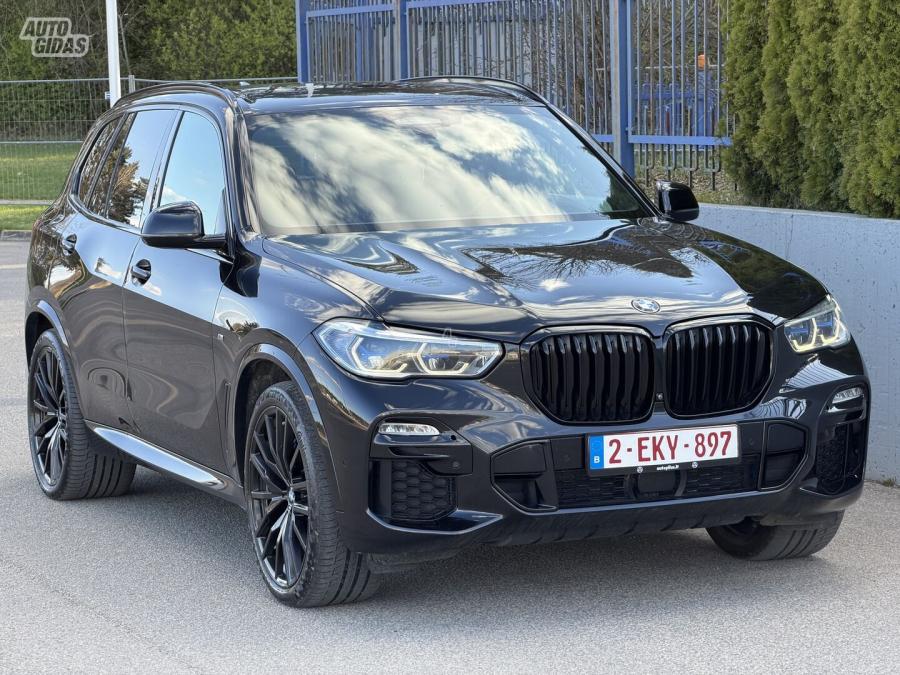 Black BMW X5 2020 in Vilnius, with an engine capacity of 3.00 L and mileage of 226 thousand km for 38000 €, photo 8 on AUTOMOTO.COM.LV