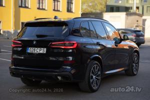 Black BMW X5 2020 in Tallinn, with an engine capacity of 3.00 L and mileage of 165 thousand km for 41540 €, photo 5 on AUTOMOTO.COM.LV