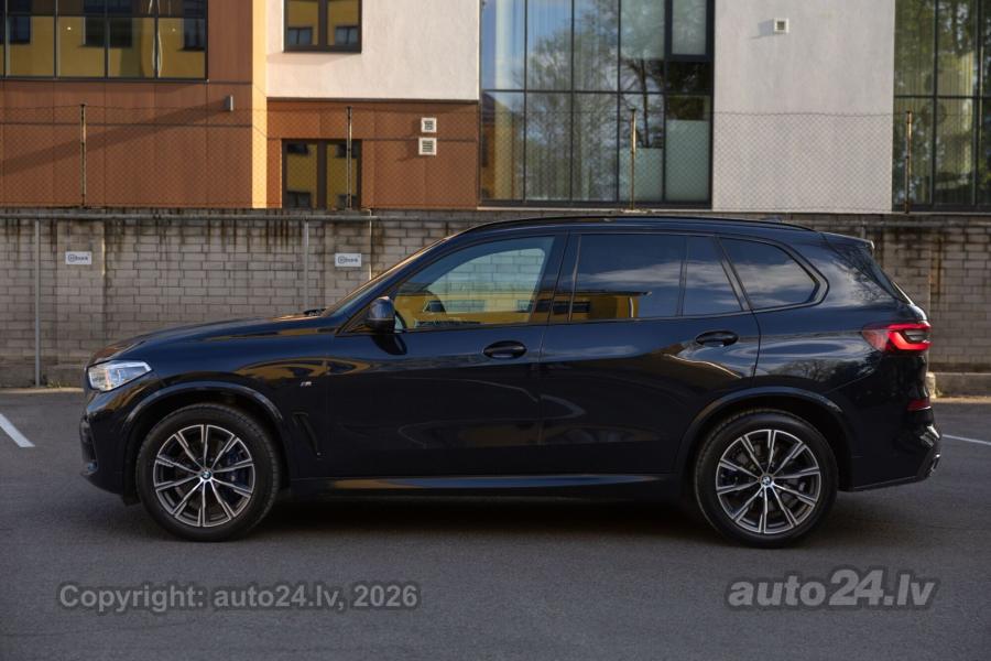 Black BMW X5 2020 in Tallinn, with an engine capacity of 3.00 L and mileage of 165 thousand km for 41540 €, photo 6 on AUTOMOTO.COM.LV
