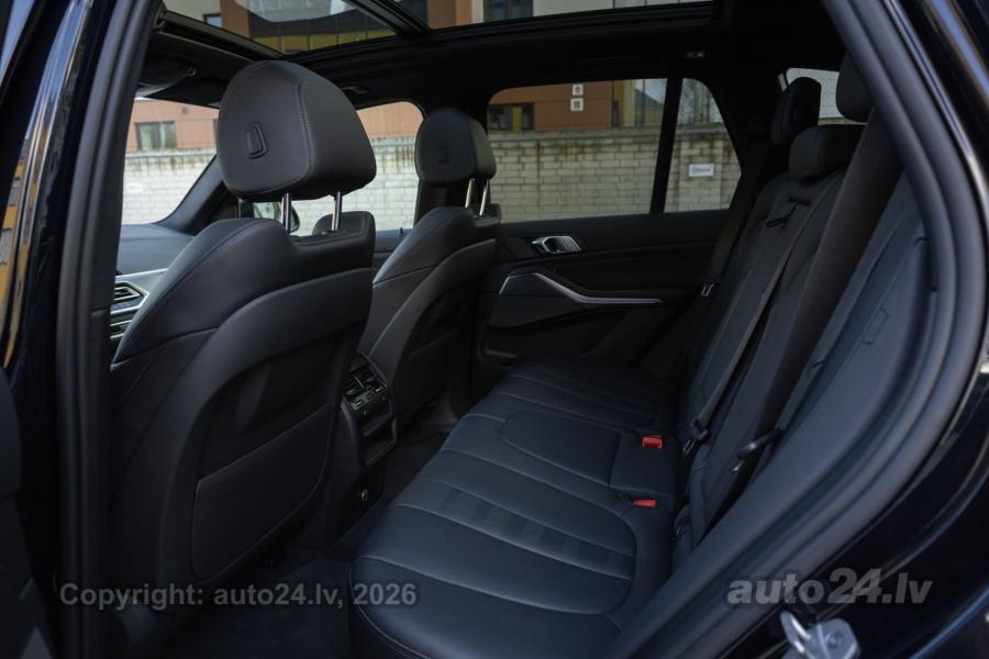 Black BMW X5 2020 in Tallinn, with an engine capacity of 3.00 L and mileage of 165 thousand km for 41540 €, photo 17 on AUTOMOTO.COM.LV