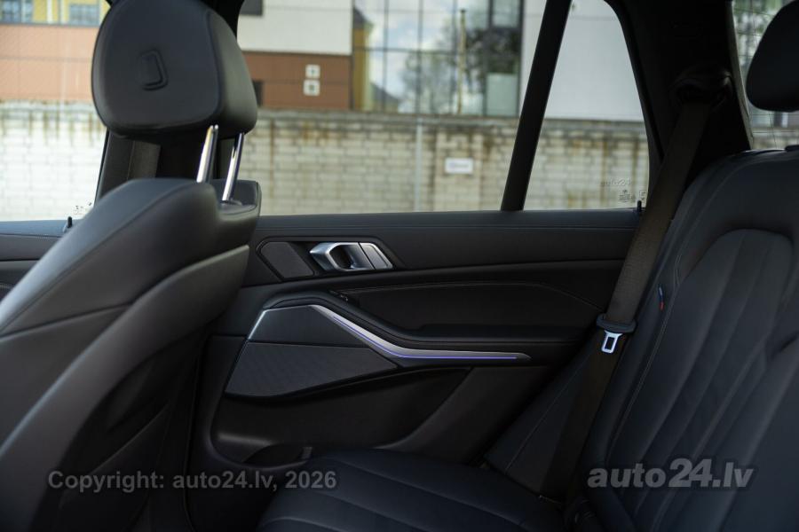 Black BMW X5 2020 in Tallinn, with an engine capacity of 3.00 L and mileage of 165 thousand km for 41540 €, photo 18 on AUTOMOTO.COM.LV