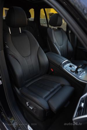 Black BMW X5 2020 in Tallinn, with an engine capacity of 3.00 L and mileage of 165 thousand km for 41540 €, photo 25 on AUTOMOTO.COM.LV