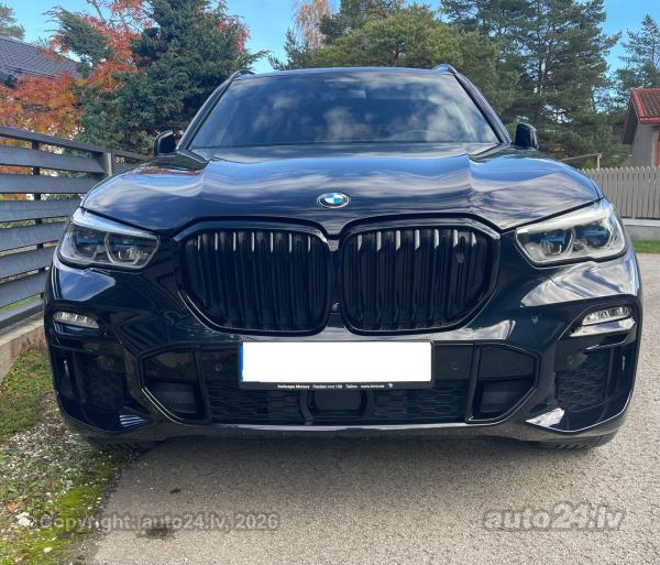 Melns BMW X5 2020 Tallina, ar dzinēja tilpumu 4.40 L un nobraukumu 118 tūkst. km par 52900 €, foto  vietnē AUTOMOTO.COM.LV