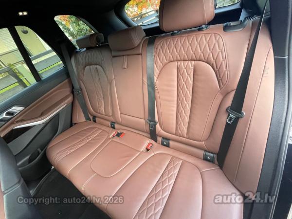 Black BMW X5 2020 in Tallinn, with an engine capacity of 4.40 L and mileage of 118 thousand km for 52900 €, photo 8 on AUTOMOTO.COM.LV