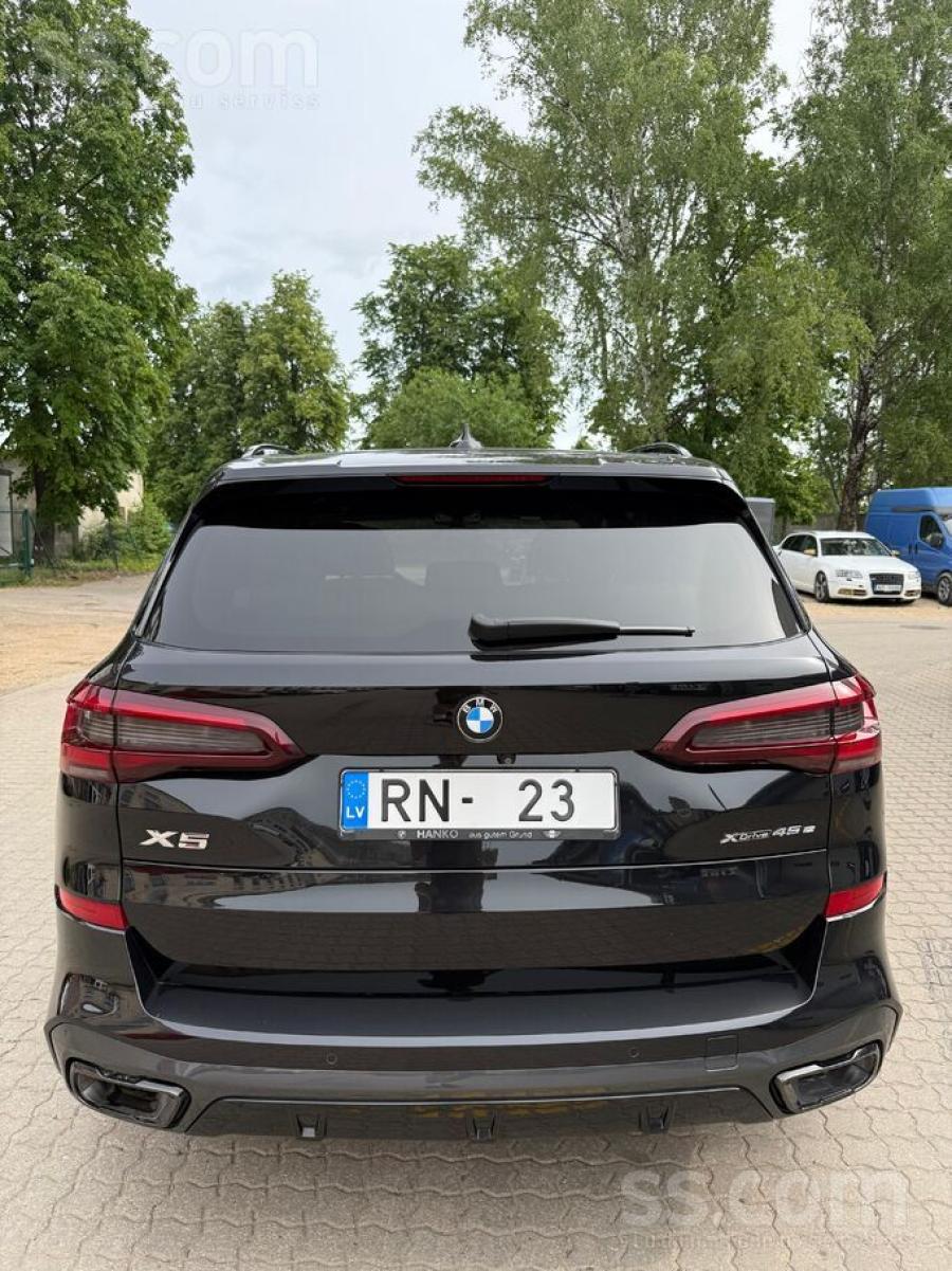 Black BMW X5 2020 in Riga, with an engine capacity of 3.00 L and mileage of 185 thousand km for 46000 €, photo 3 on AUTOMOTO.COM.LV
