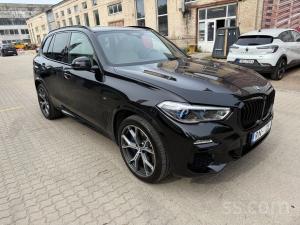 Black BMW X5 2020 in Riga, with an engine capacity of 3.00 L and mileage of 185 thousand km for 46000 €, photo 5 on AUTOMOTO.COM.LV