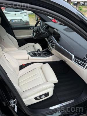Black BMW X5 2020 in Riga, with an engine capacity of 3.00 L and mileage of 185 thousand km for 46000 €, photo 9 on AUTOMOTO.COM.LV