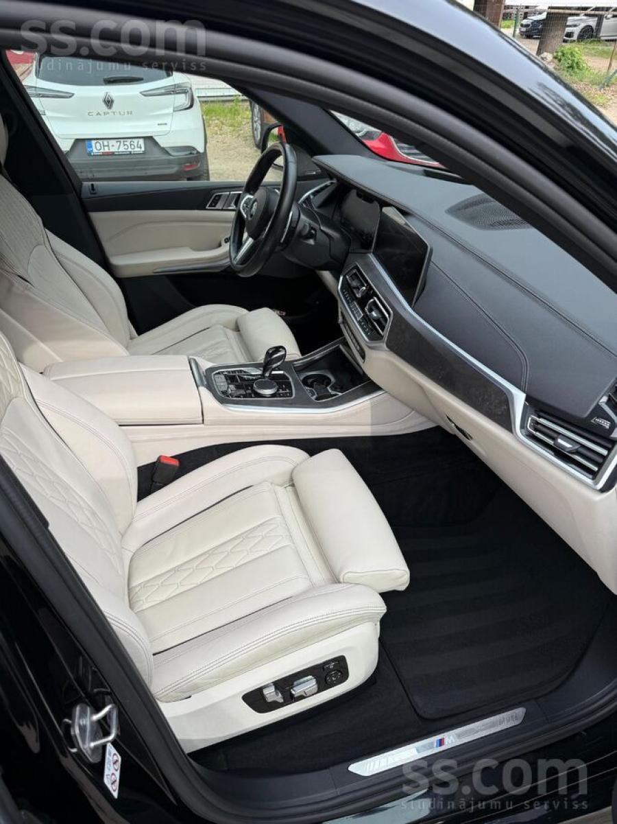 Black BMW X5 2020 in Riga, with an engine capacity of 3.00 L and mileage of 185 thousand km for 46000 €, photo 9 on AUTOMOTO.COM.LV