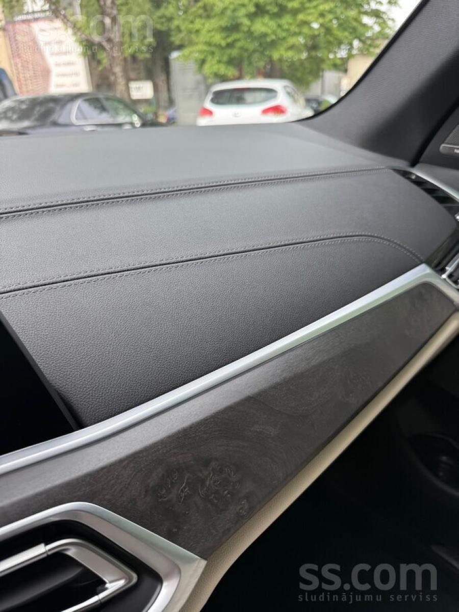 Black BMW X5 2020 in Riga, with an engine capacity of 3.00 L and mileage of 185 thousand km for 46000 €, photo 11 on AUTOMOTO.COM.LV