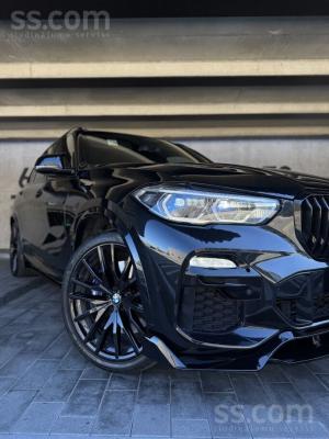 Black BMW X5 2020 in Riga, with an engine capacity of 3.00 L and mileage of 224 thousand km for 41990 €, photo 6 on AUTOMOTO.COM.LV