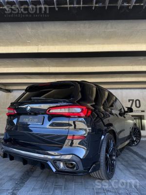 Black BMW X5 2020 in Riga, with an engine capacity of 3.00 L and mileage of 224 thousand km for 41990 €, photo 8 on AUTOMOTO.COM.LV