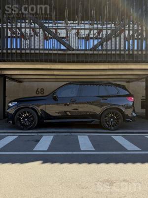Black BMW X5 2020 in Riga, with an engine capacity of 3.00 L and mileage of 224 thousand km for 41990 €, photo 13 on AUTOMOTO.COM.LV